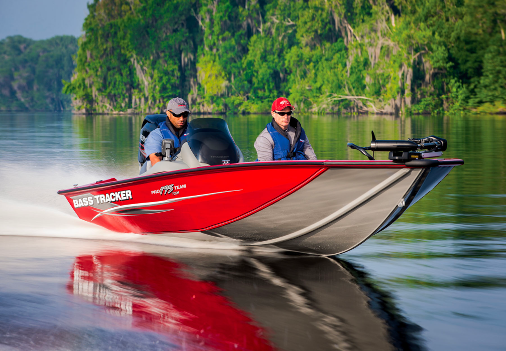 17' Tracker 175 Bass Boat | Lake Harris Boat Rentals